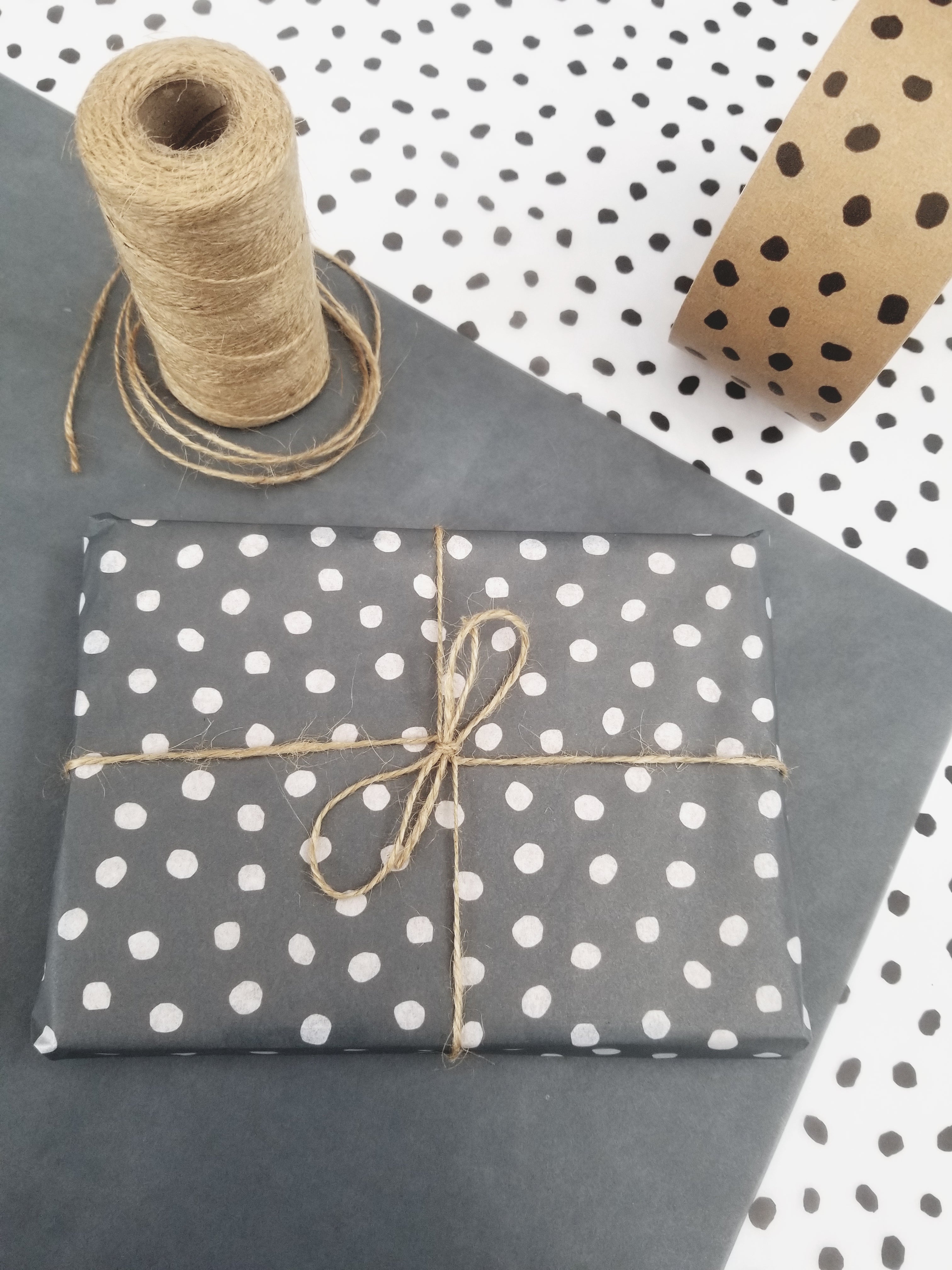 Spotty grey - blue tissue paper